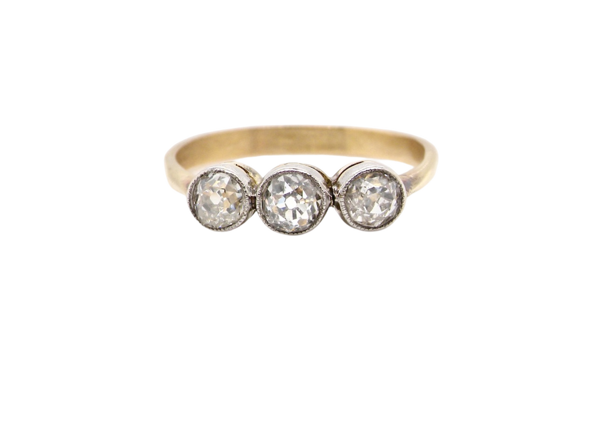 A vintage three stone ring – Vintage Tom Antique Jewellery